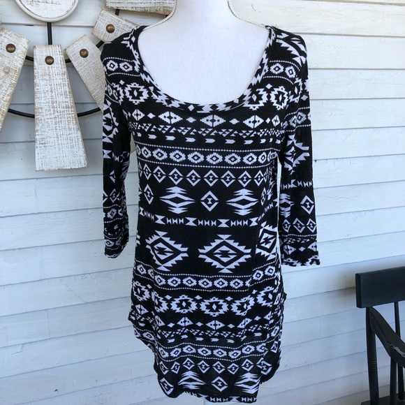 Rue21 | Tops | Super Soft Black White Aztec Print Stretchy Top | Poshmark